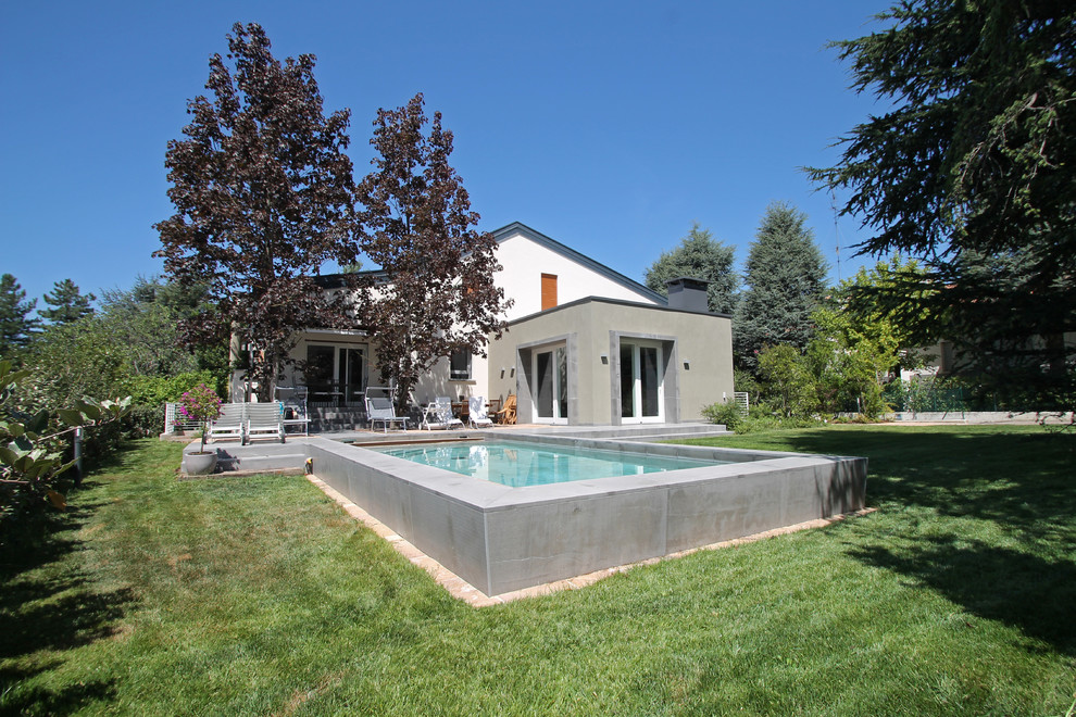 Ampliamento, restyling con piscina di una villa sulle colline bolognesi ...