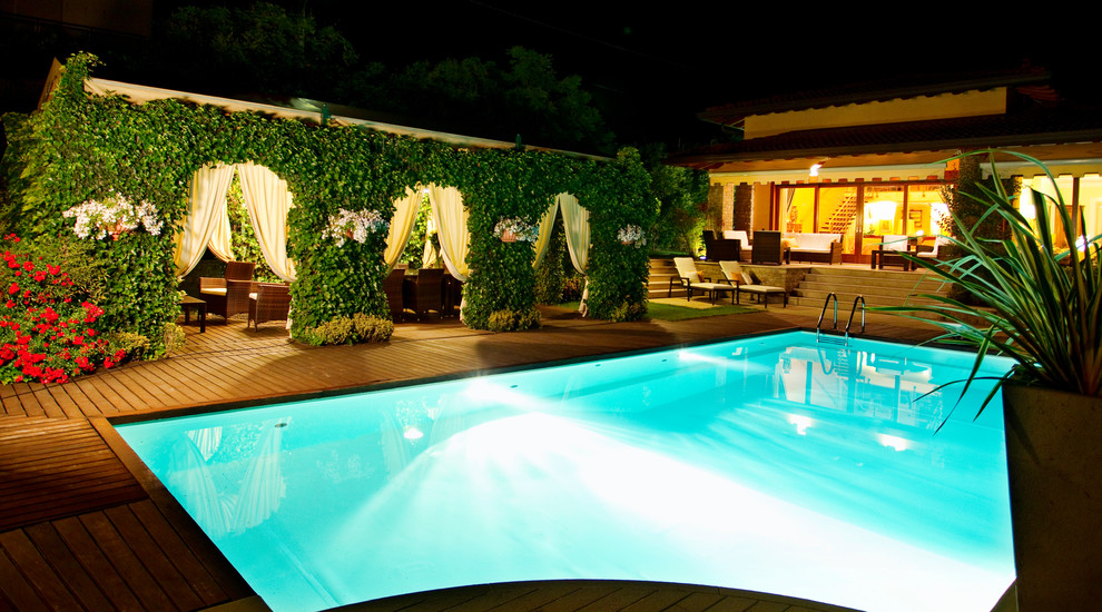 Giardino in scarpata - Traditional - Pool - Milan - by Novello Made In ...