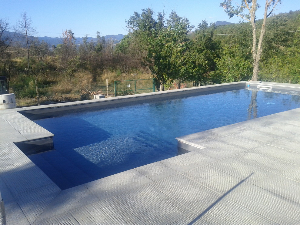 PISCINE SKIMMER - Modern - Pool - Florence - by Oroblupiscine | Houzz