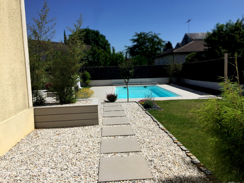 Aménagement des contours d'une piscine avec une terrasse en vois ...