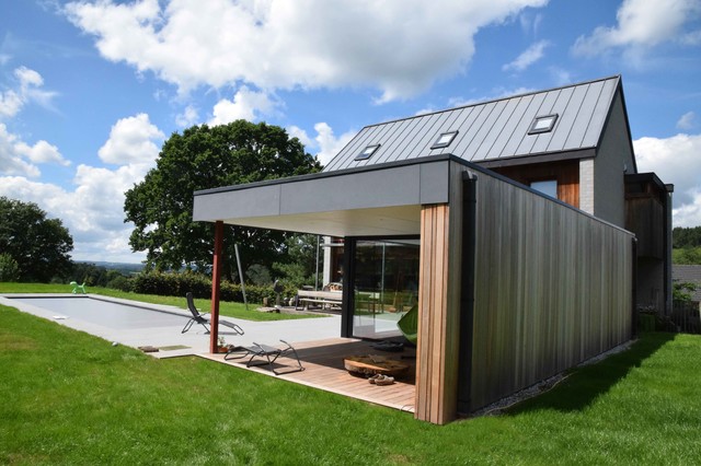 Construction d'une annexe et aménagement d'une terrasse avec piscine ...