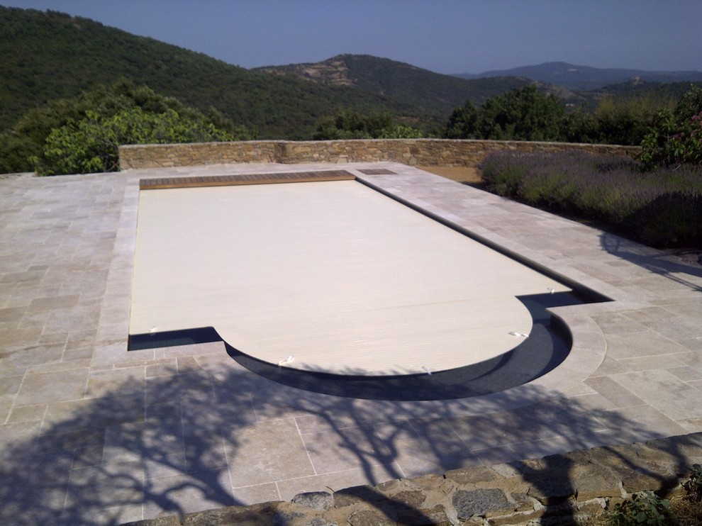 Couverture de piscine immergée - Niveau d'eau très haut - Caisson ...