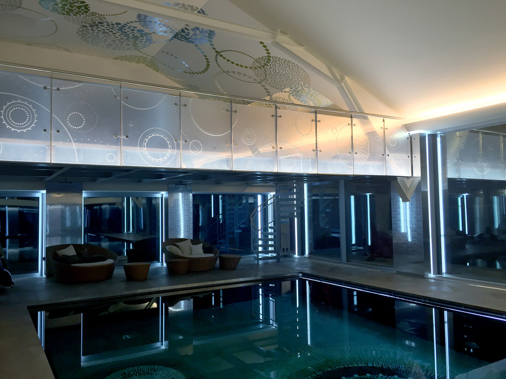 Garde-corps et parois autour d'une piscine - Modern - Pool - Lyon - by ...