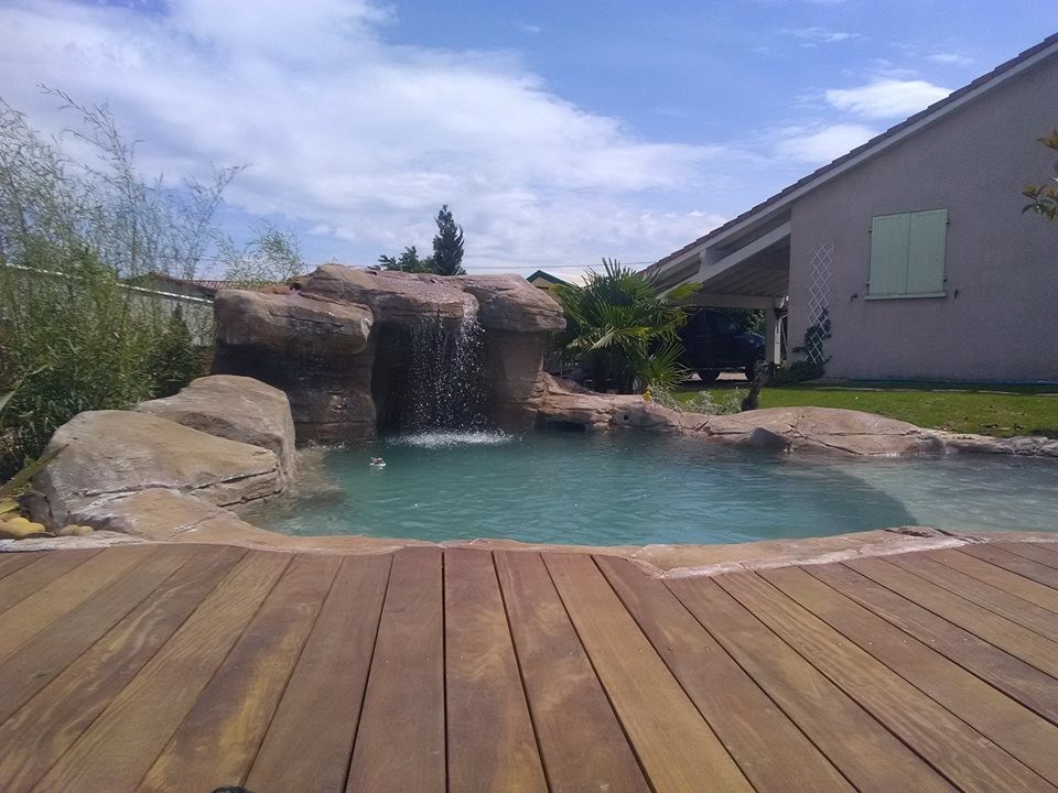 Point d'eau naturel - Farmhouse - Pool - Lyon - by Cabinet d ...