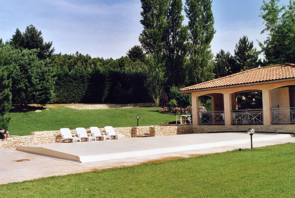 Pool-house - Mediterranean - Pool - Lyon - by PRIMA | Houzz