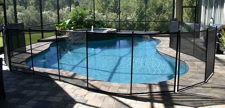 150 - Gated freeform pool with water feature in jacuzzi - Modern - Pool ...