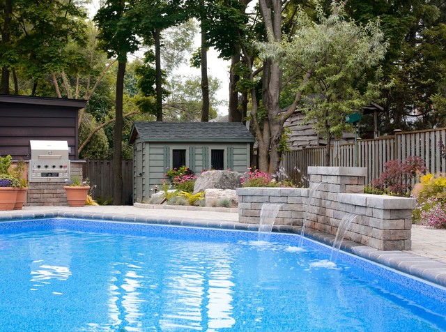 3 Water Weirs into Pool - Moderne - Piscine - Toronto - par Heritage ...