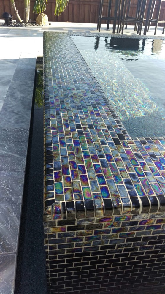 90 degree Glass Trim Tile - Contemporary - Pool - Miami - by Artistry ...