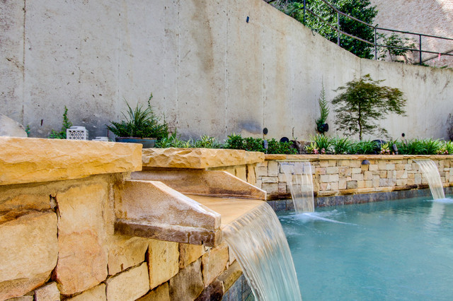 A unique pool design for a small space - Contemporain - Piscine ...