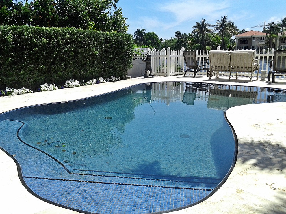 Aventura, Florida - Modern - Pool - Miami - by Wet Outdoors Inc. | Houzz