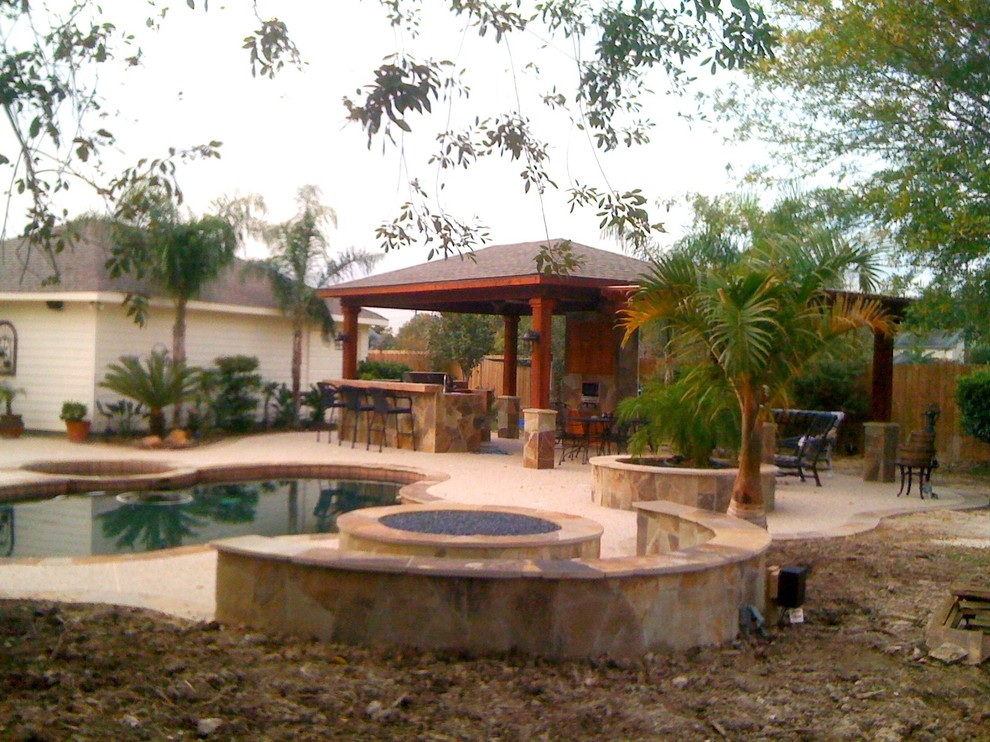 Backyard Projects - Traditional - Pool - Houston - by AARCON ...