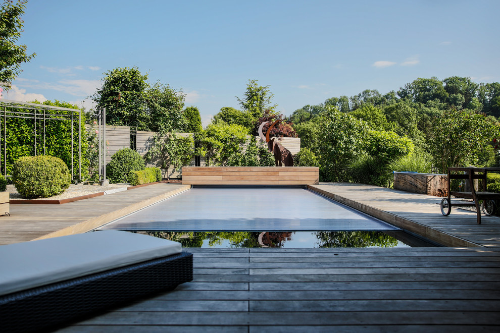 Badespaß im Grünen - Contemporary - Pool - Stuttgart - by Helmut Haas ...