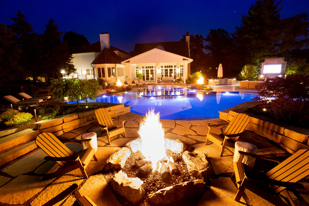 Barrington Hills, IL Freeform Perimeter Overflow with Perimeter ...