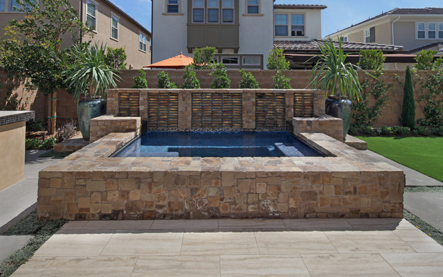 Beautiful Water Feature / Custom Spa - Modern - Pools & Hot Tubs ...