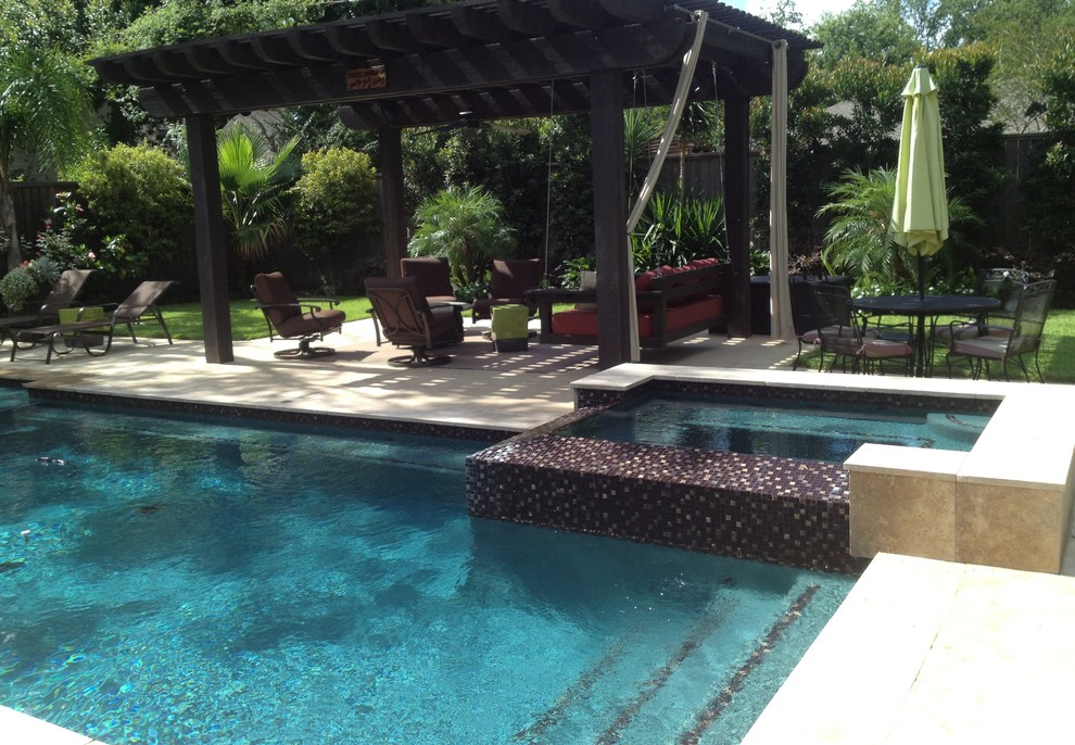 Bellaire - Traditional - Pool - Houston - by Lush Outdoor Living, Inc ...