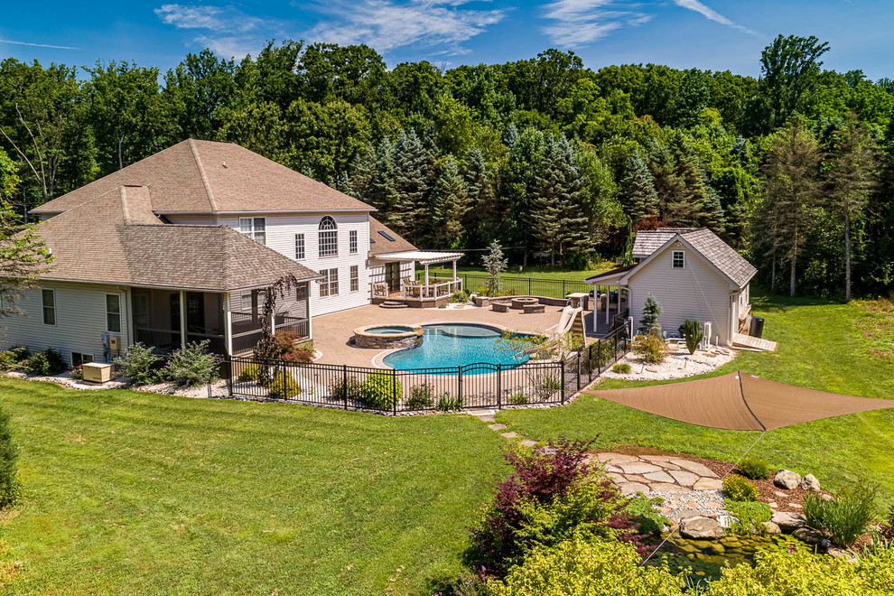 Below Ground Pool with Patio and Pool House Project - Klassisch - Pools ...