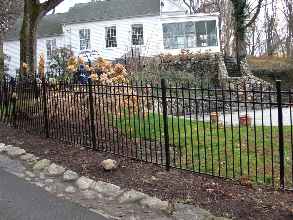 Black Aluminum Fence - Modern - Pool - New York - by Riverside Fence ...