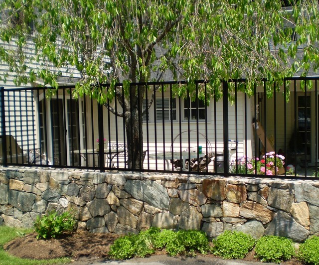 Black Aluminum Fence - Modern - Pool - New York - by Riverside Fence ...