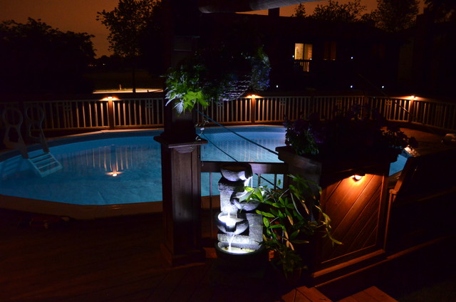 Cedar deck around a pool - Classique - Piscine - Chicago - par ...
