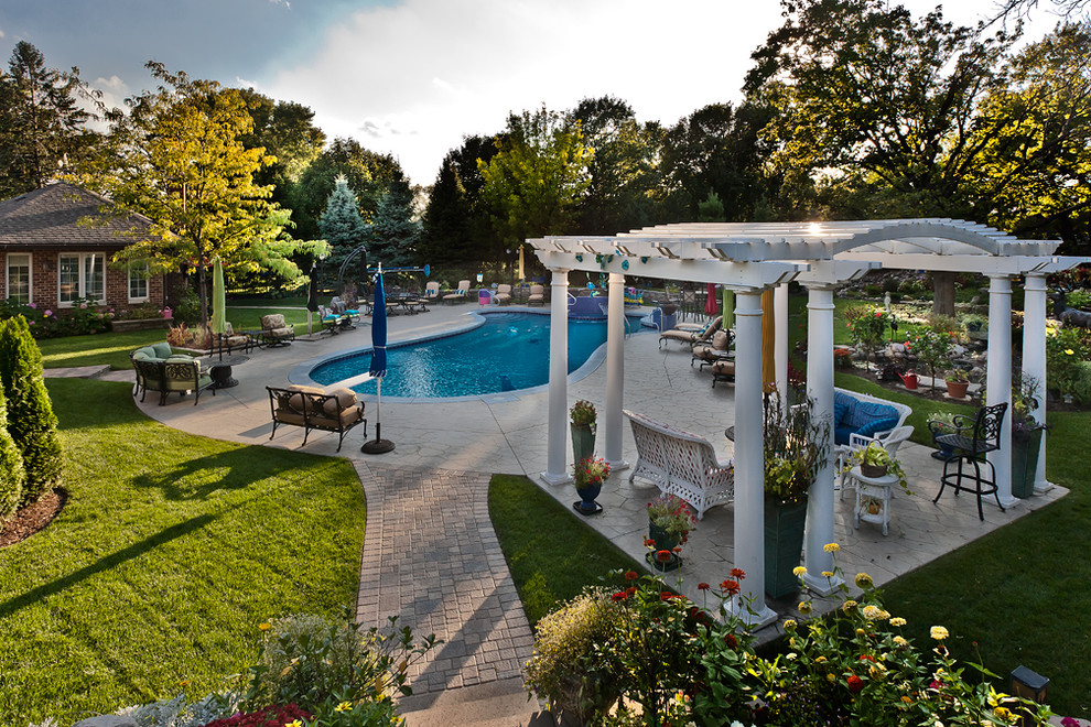 Chicago Suburb - Oakbrook - Traditional - Pool - Chicago - by Sunset ...