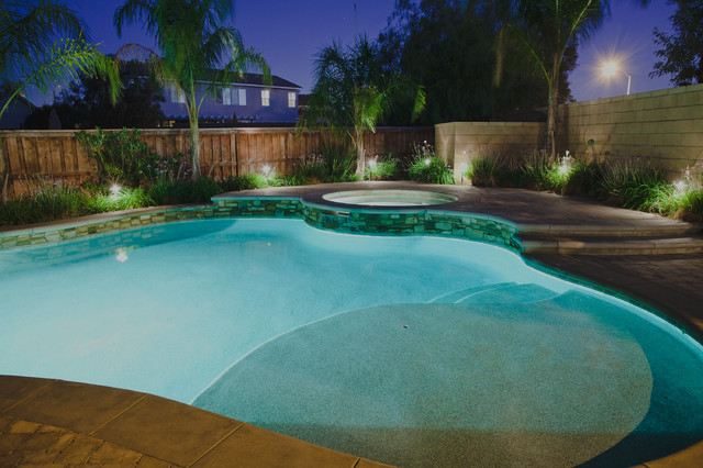 Classic Swimming Pools - Pool - Los Angeles - by Splash Pools ...