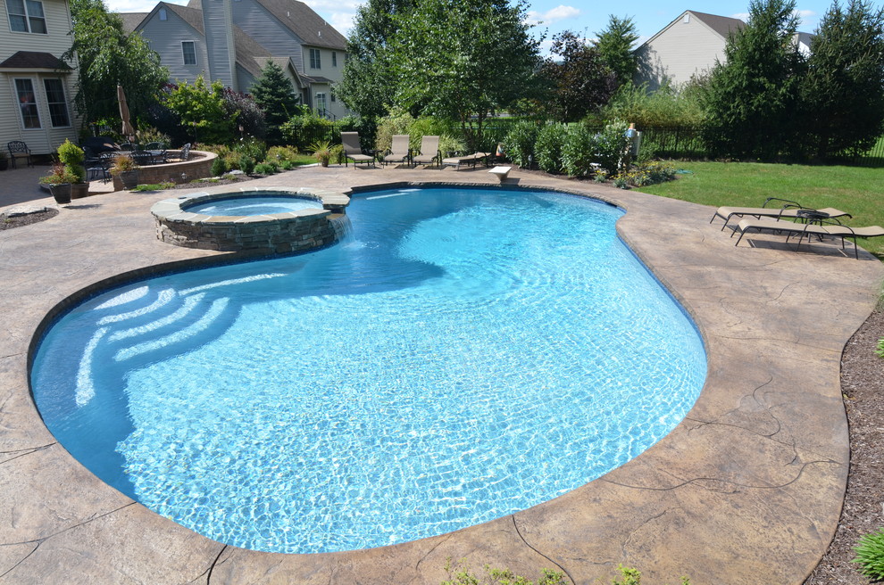 Classical Pool with Raised Spa and Traditional Diving Board ...
