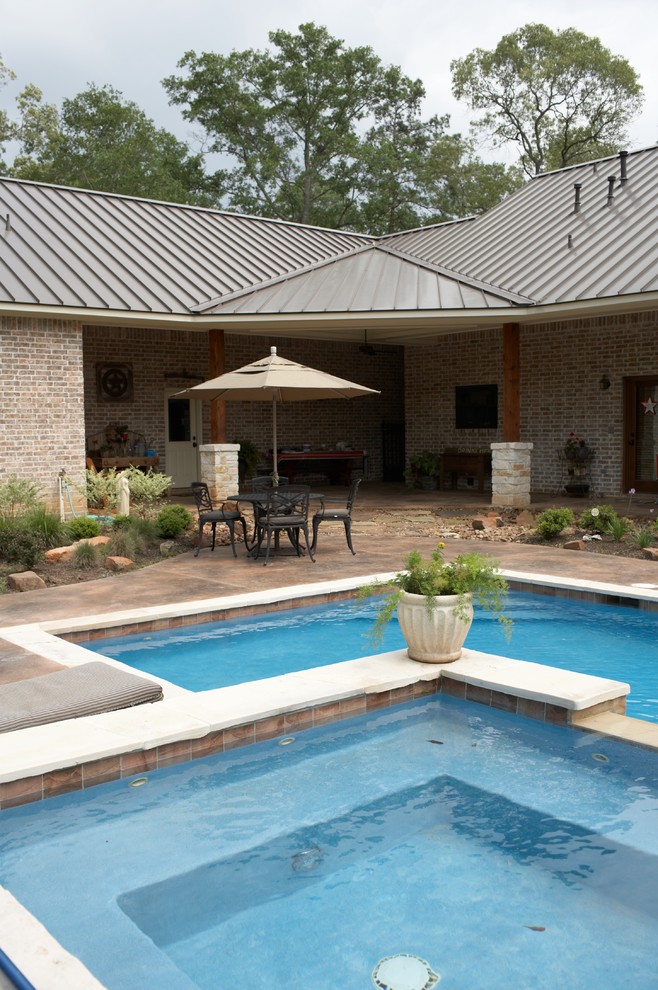 Country House - Farmhouse - Pool - Houston - by Mark W. Todd Architects ...