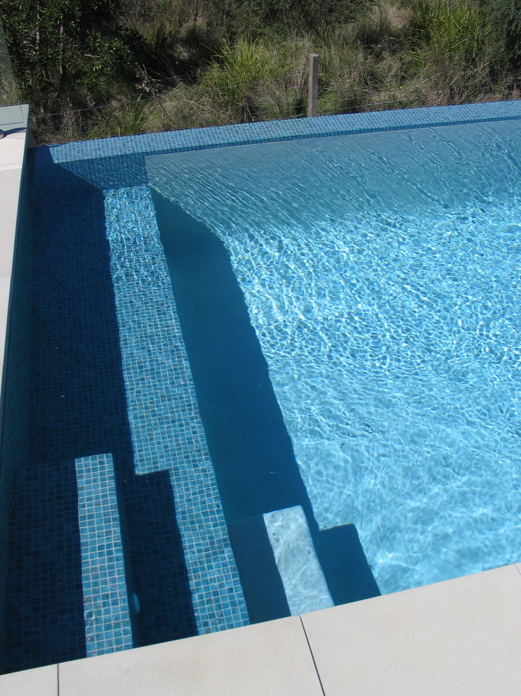 country style infinity pool - Contemporary - Pool - Melbourne - by ...