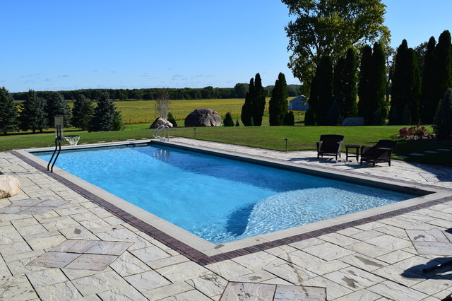 Custom Concrete Inground Pool with Laminar Jets - Independence, Iowa ...