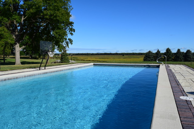 Custom Concrete Inground Pool with Laminar Jets - Independence, Iowa ...