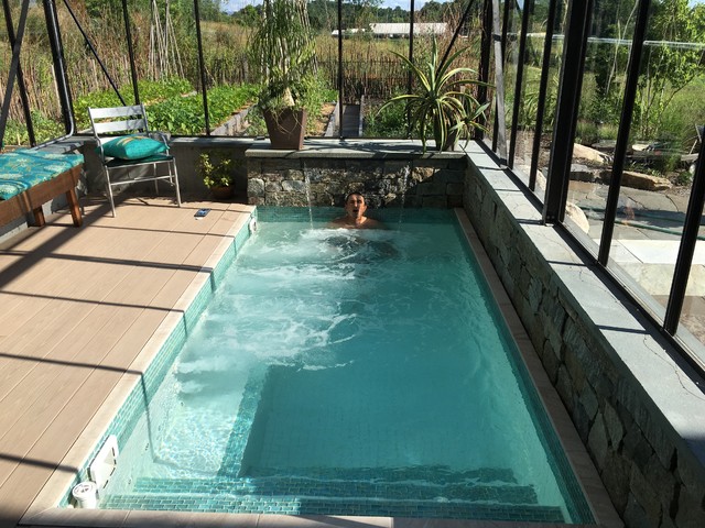 Custom glass and porcelain tile spa - Modern - Swimming Pool & Hot Tub ...