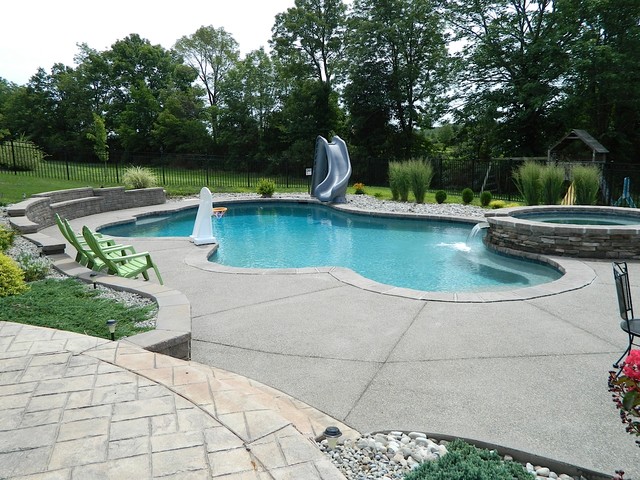 Custom In Ground Pool with Raised Spa and Waterslide - Klassisch ...