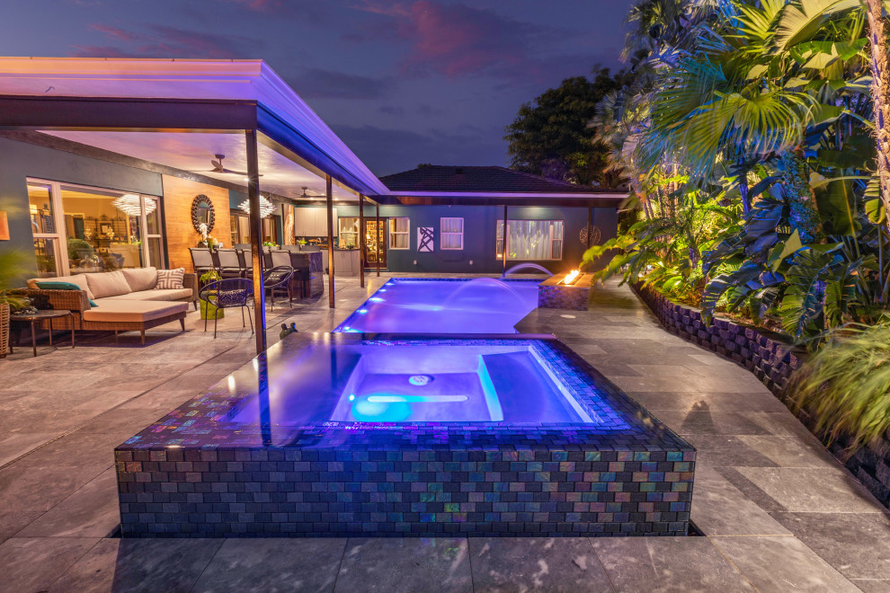 Custom Pool & Spa With Fire Feature In Jupiter - Modern - Pool - Miami ...
