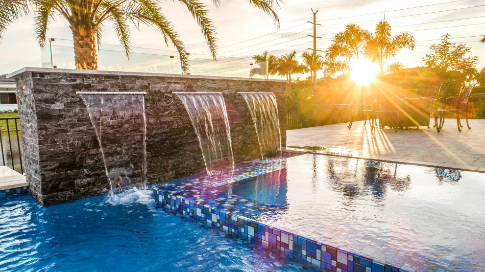 Custom Pool & Spa with Fountain, and Rain Pergola in Parkland, Florida ...