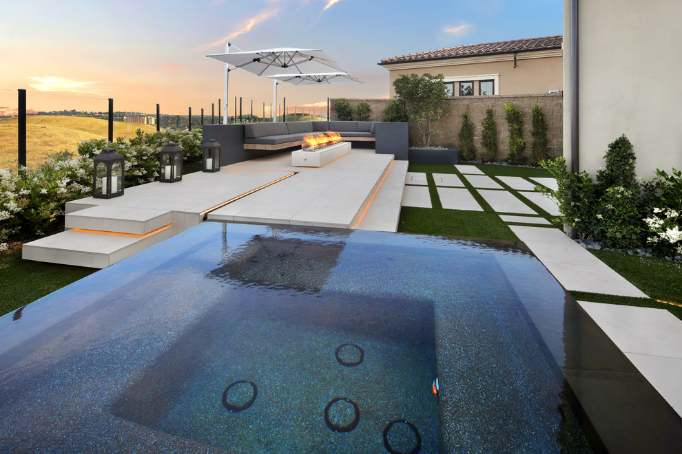 Custom Spa & Fire Feature - Modern - Pool - Orange County - by Foxterra ...