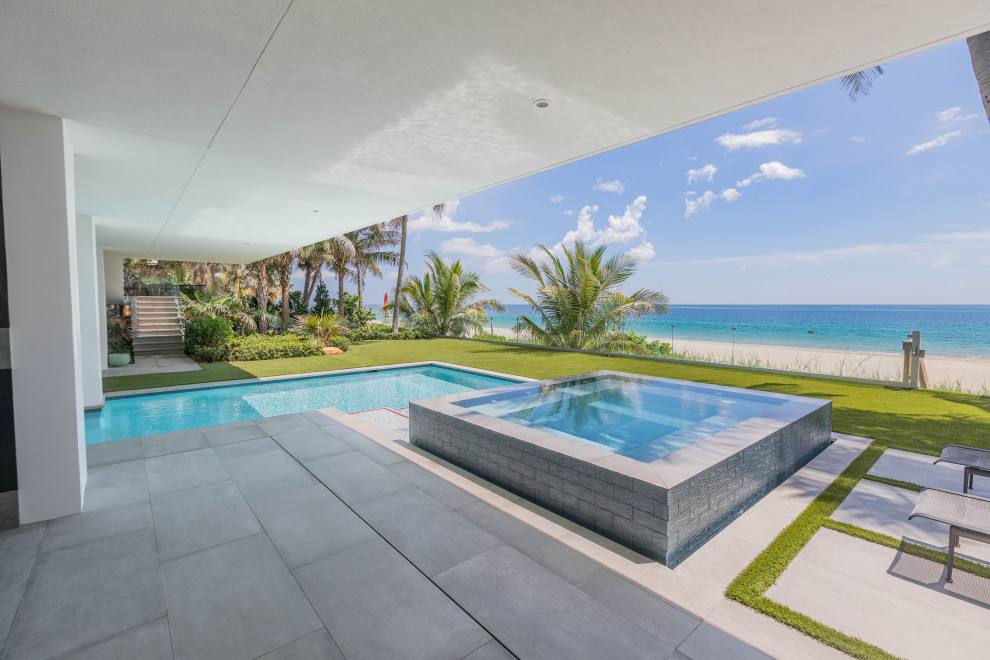 Custom Swimming Pool & Spa That Goes Underneath Part of the The House ...