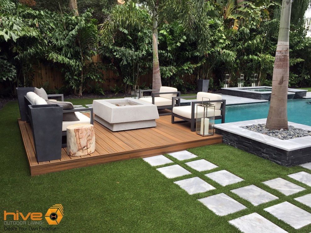 Del Rio - Pool - Tampa - by Hive Outdoor Living | Houzz