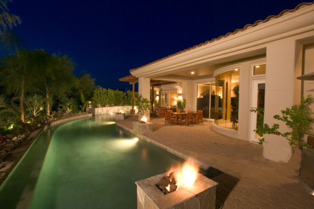 Desert Hideaway lap pool at night - Classique Chic - Piscine - Los ...