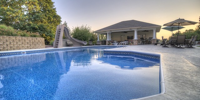 Dubuque Road Pool House - Contemporain - Piscine - Cedar Rapids - par ...