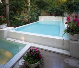 Elegant Modern Design in a Small Backyard - Modern - Pool - Toronto ...