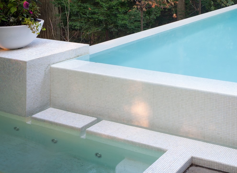Elegant Modern Design in a Small Backyard - Modern - Pool - Toronto ...