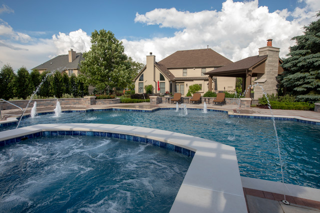 Elgin, IL Roman End Pool with Freeform Hot Tub - Méditerranéen ...
