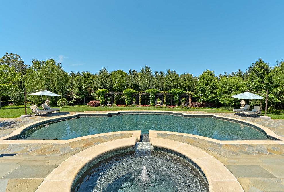 English: Deloache - Traditional - Pool - Dallas - by Harold Leidner Landscape Architects | Houzz