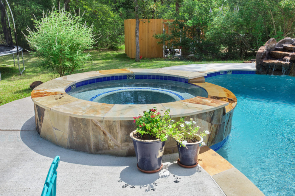 Flagstone Coping and Spa with Spillover - Swimming Pool & Hot Tub - by ...