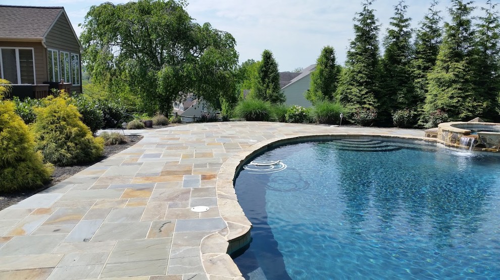 Flagstone pool deck - Contemporáneo - Piscina - Filadelfia - de KM ...