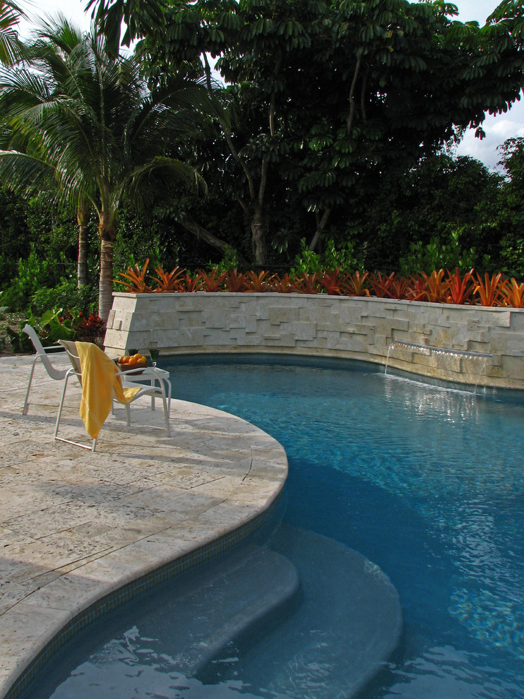 Floridian Fancy - Traditional - Pool - Miami - by Lewis Aqüi Landscape ...