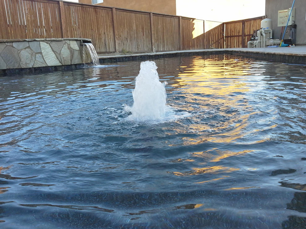 Foaming Bubbler - Craftsman - Pool - Los Angeles - by SwimTech Pool and ...
