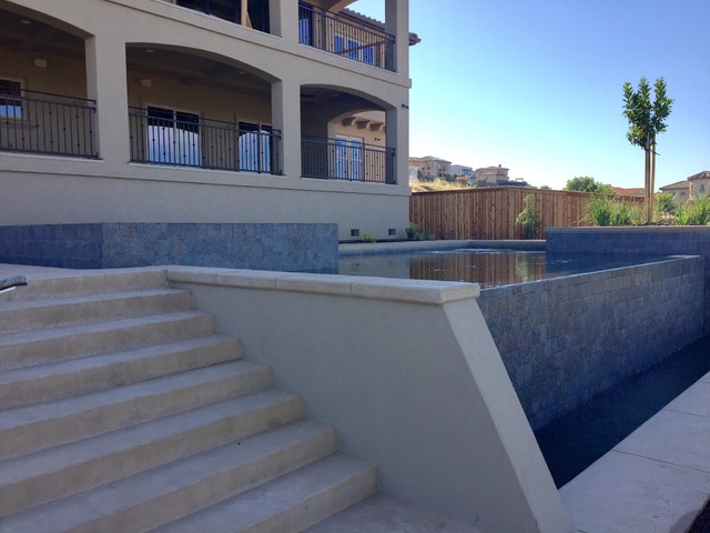 Folsom Vanishing Edge Pool with Perimeter Overflow Spa - Contemporary ...