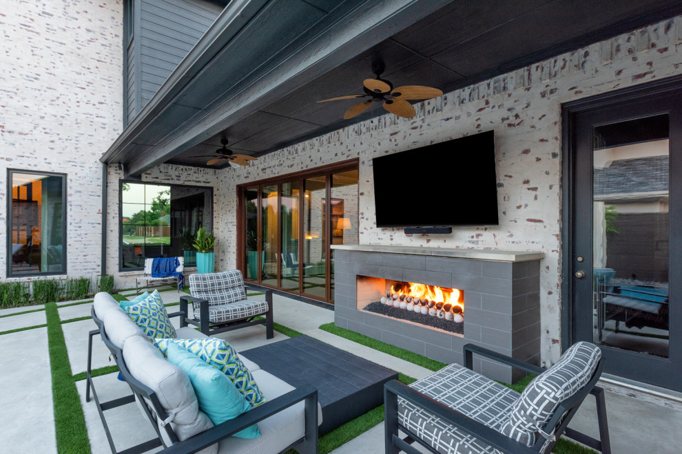 Frisco - The Lakes: Modern Swimming Pool + Outdoor Kitchen - Modern ...