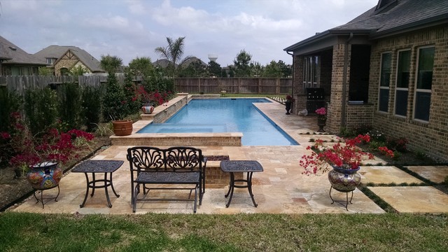 Geometric Pools with Raised Beam Water Feature Wall - Pool - Houston ...